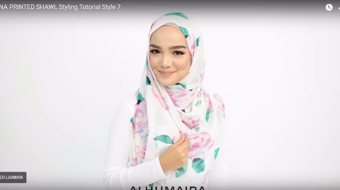 Wah Tampil Cantik dengan Hijab Motif Bunga-bunga? Perlu Kamu Coba Agar ...