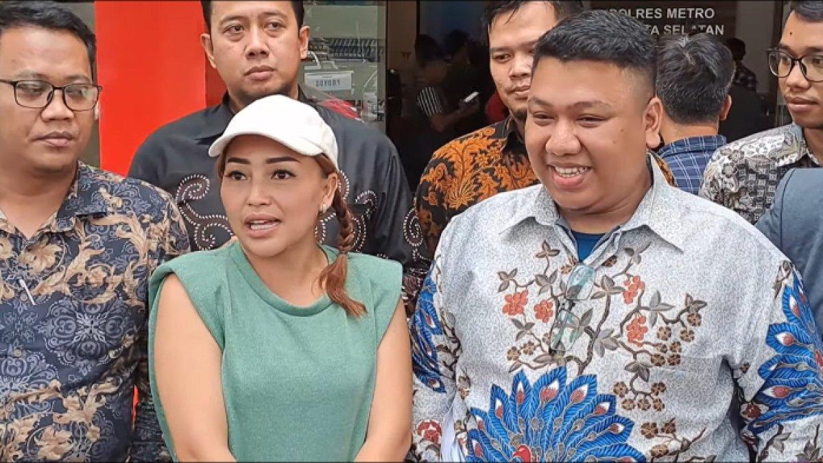 TERTIPU Rp 1 Miliar, Mpok Alpa Resmi Laporkan Sahabatnya ke Polres Metro Jaksel, Minta Doa ...