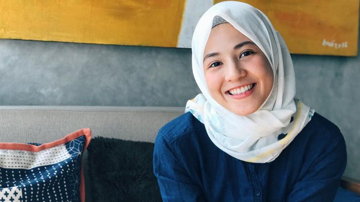 Natasha Rizki Tertawa Lepas Usai Resmi Cerai dari Desta, Pakar Ekspresi ...