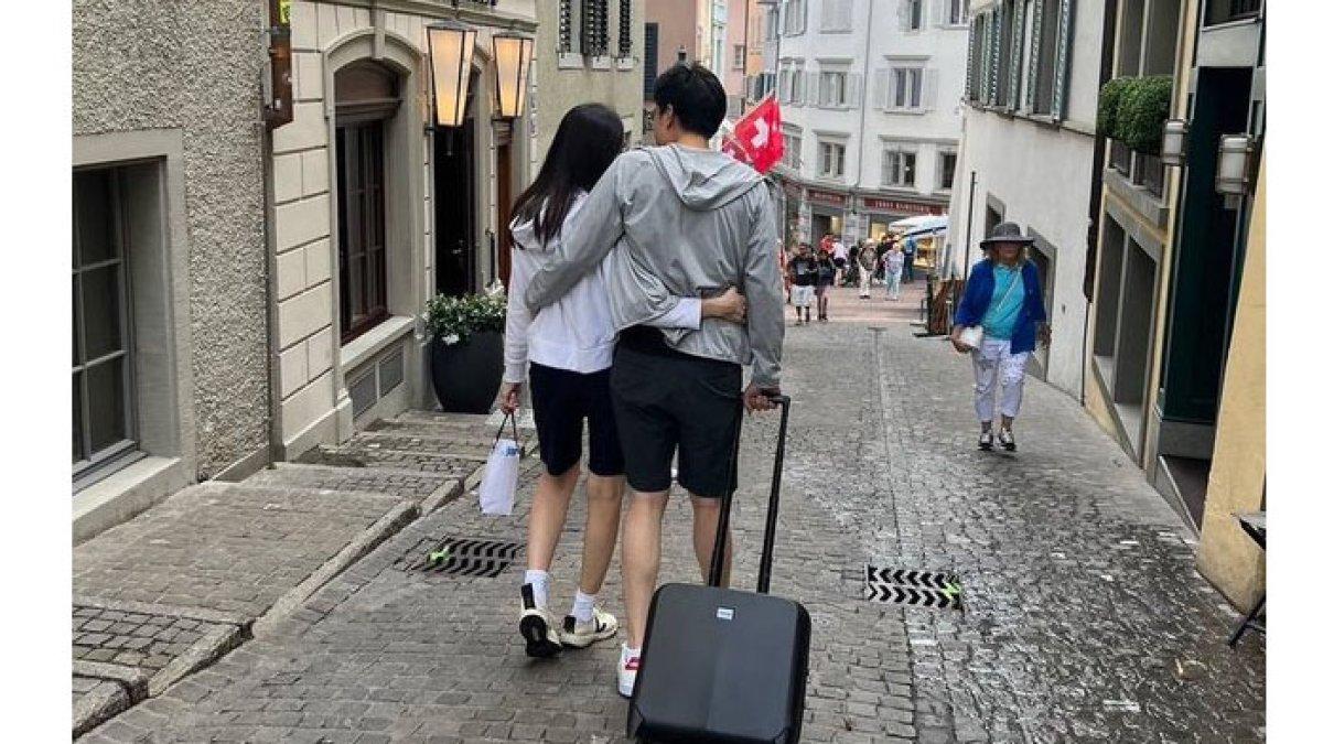 Nong Poy Si Transgender Tercantik Bulan Madu ke Eropa, Mesra-mesraan ...