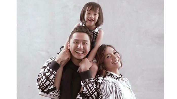 Embun Berulang Tahun, Omesh dan Dian Ayu Lestari Buatkan Pesta ...