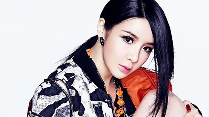 Park Bom Mengonfirmasi Masuk The Black Label, Begini Reaksi YG ...