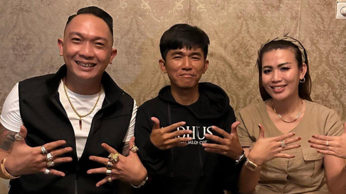 6 Sumber Uang John LBF, Punya Banyak Bisnis, Pantas Bisa Gaji Tiko Rp10 Juta hingga Renovasi ...