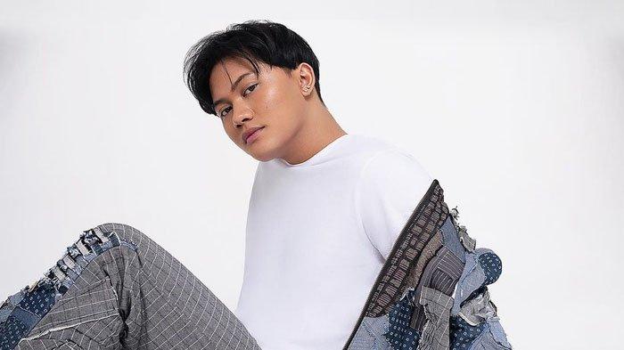 BIKIN BAPER Rizky Febian Rilis MV Lagu Terbarunya 'Seperti Kisah ...