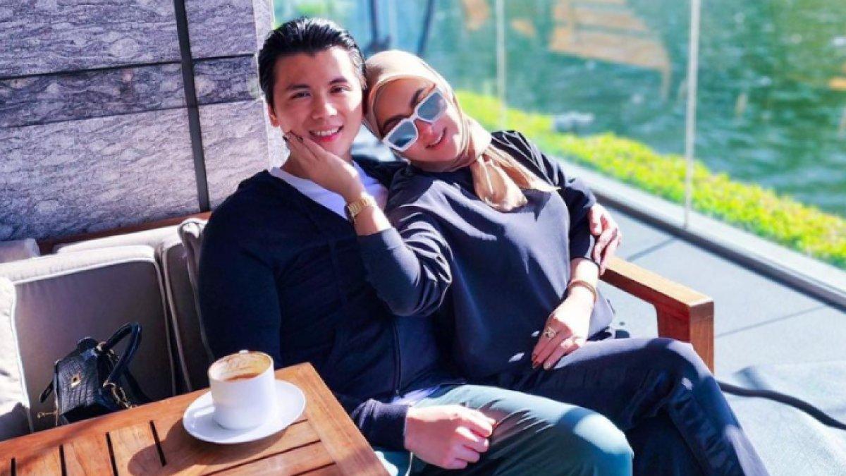 Syahrini Ngaku Perutnya Kian Membesar, Ternyata Efek Perbuatan Reino ...