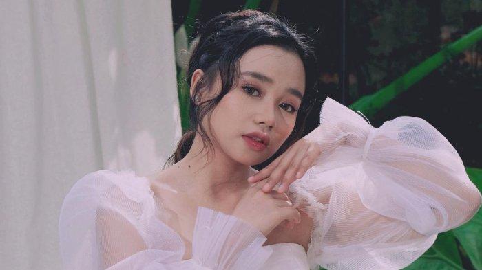 PROFIL Aulia DA, Penyanyi Dangdut Kenamaan, Kini Resmi Lulus Jadi ...