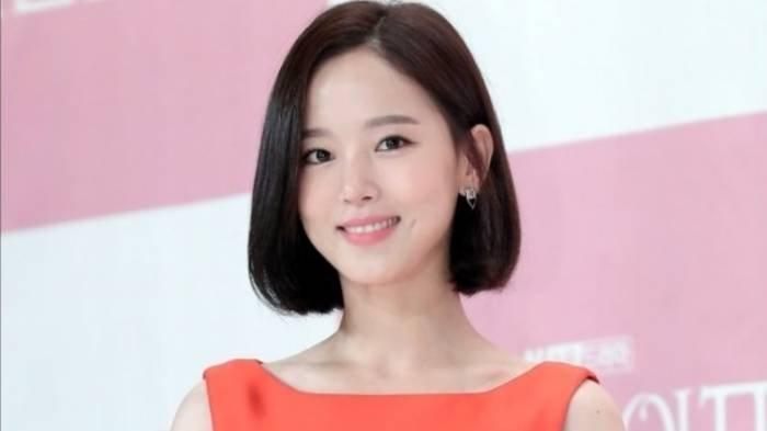 Profil Kang Han Na, Aktris yang Bintangi Drama My Roommate Is a Gumiho ...