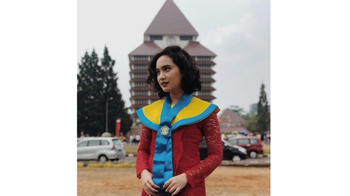 Rachel Amanda Diwisuda, Begini Penampilan Sederhananya yang Memukau ...