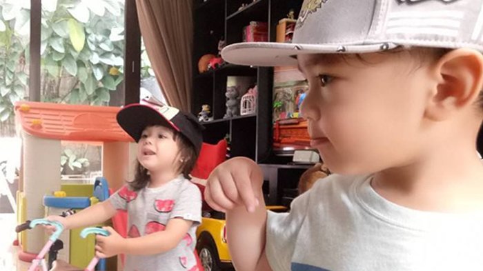 Lucu Banget! Begini Gaya Rafathar dan Gempi Saat Pamit Pulang, dari ...