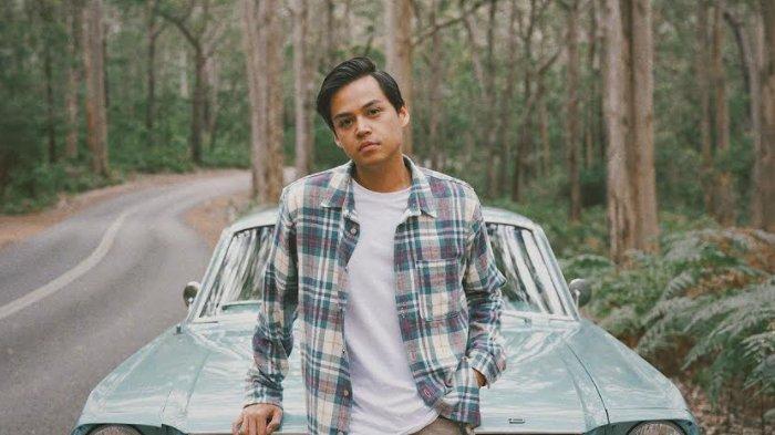 Cerita Pengalaman Hidup Rama Davis dalam Debut Mini Albumnya yang ...