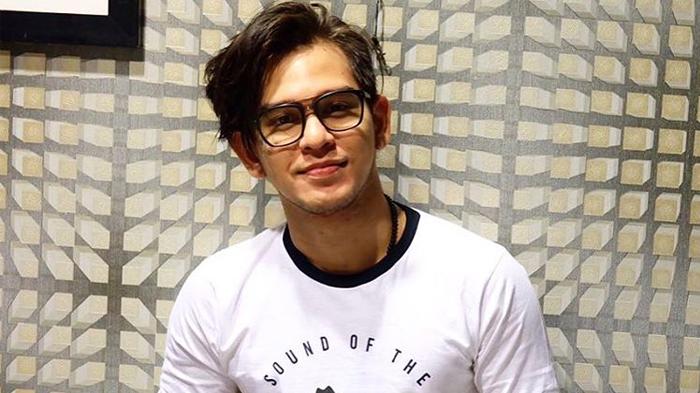 Selamat! Rangga Azof Berhasil Raih Gelar Sarjananya - TribunStyle.com