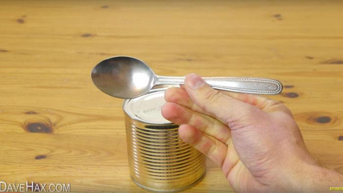 Tips Membuka Kaleng - Ternyata Bisa Dibuka Hanya dengan Menggunakan ...