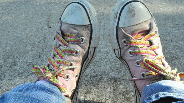 Mengapa Pakai Sepatu yang Sama Setiap Hari Dilarang? Ini Penjelasannya ...