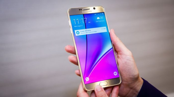 Smartphone Layar Quad HD - Ukuran Layar Lebar dan Ketajaman 2K, 3 ...