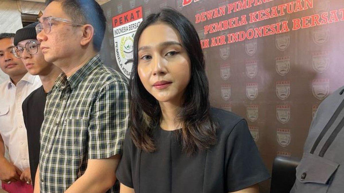 Tenten Anisa Sebut Foto Wanita yang Bersama Virgoun di Dalam Mobil Bukan Dirinya, Lantas Siapa ...