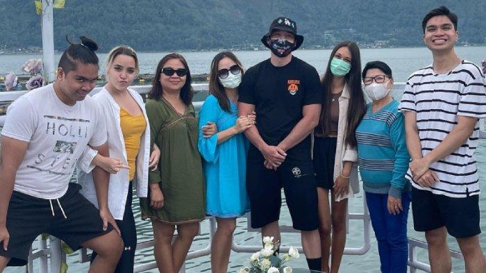 5 Fakta Menarik Ria Andrews, Kini Lahirkan Anak dari Stefan William ...