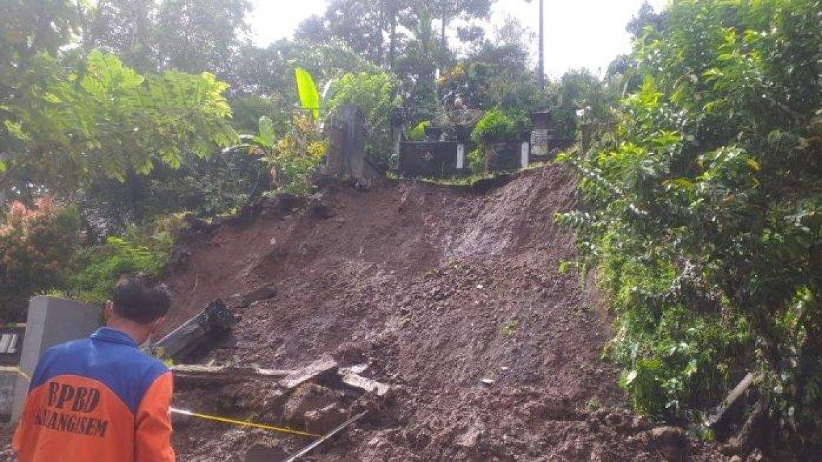 INNALILLAHI Satu Keluarga Tertimbun Longsor di Karangasem Bali, Kakek Tewas, Cucu Belum ...