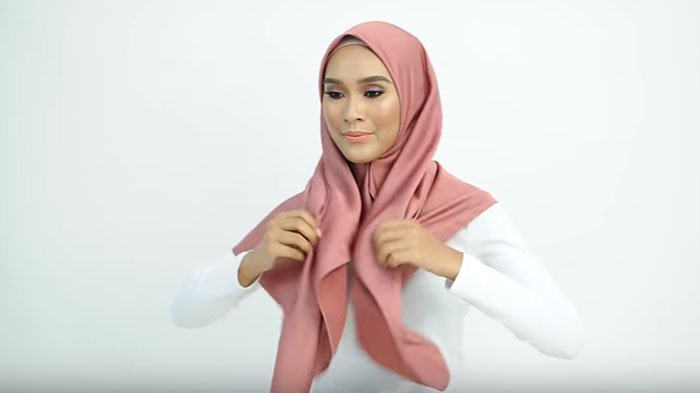 Ada Cara Mudah Bagi Pemula Saat Gunakan Hijab Segitiga, Bisa Dikatakan ...