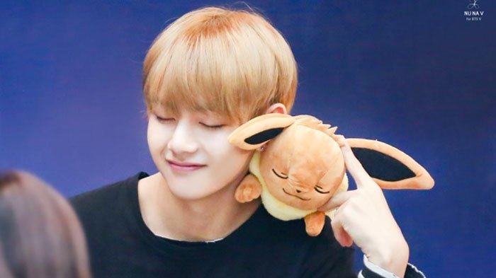 4 Teman V BTS yang Sempat Buat Penggemar Terkejut, Tahu-tahu Selfie ...