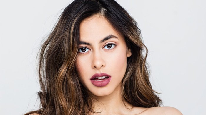 Valerie Thomas, Anak dari Aktor Senior Jeremy Thomas, yang Selalu Bikin ...