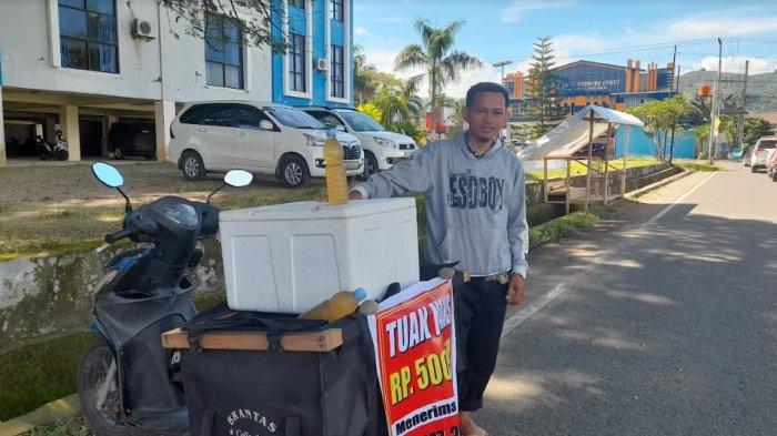 Kisah Abu Ahyar, Magister Sastra Arab UIN Jadi Penjual Tuak Manis Keliling di Kota Mamuju ...