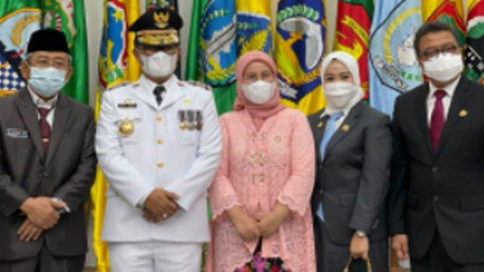 Ali Baal Masdar dan Akmal Malik Foto Bersama saat Pelantikan Penjabat ...