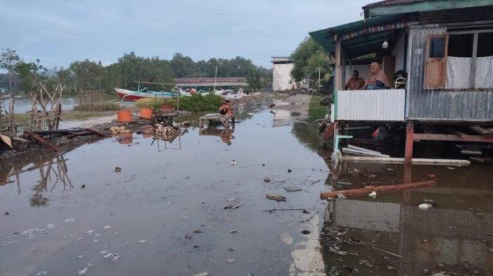Banjir Rob Rendam Pemukiman Warga Dusun Babana Pasangkayu - Tribun-sulbar.com