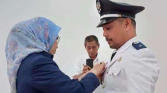 Bupati Lantik Plt Kades Kalepu Tommo M Sopyan, Ganti Indo Upe yang Jadi ...