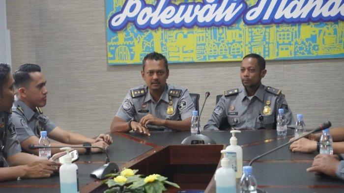 Divisi Keimigrasian Kemenkumham Sulbar Gelar Bindalwasnis di Imigrasi Polman - Tribun-sulbar.com