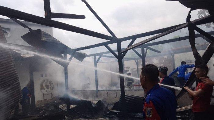 BREAKING NEWS: 2 Rumah Warga di Wonomulyo Polman Ludes Terbakar, Bermula dari Ledakan - Tribun ...