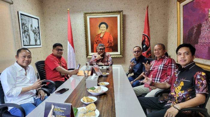 Agus, Halim, Ado dan AIM Temui Sekjen PDIP di Jakarta, Bahas Apa? - Tribun-sulbar.com