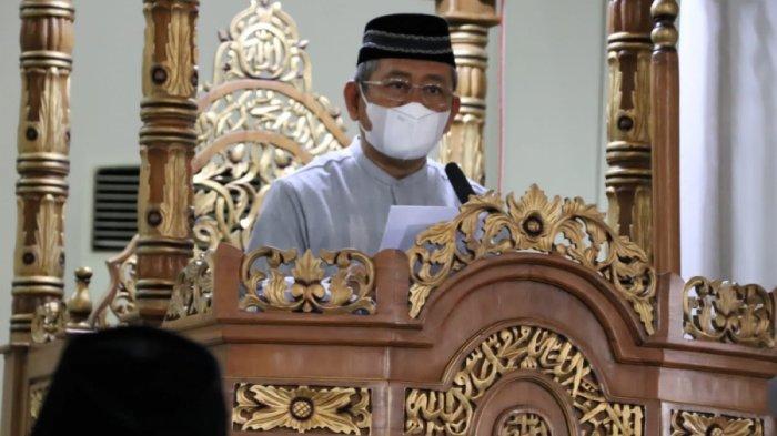 Penuh Rasa Haru, Gubernur Ali Baal Masdar Pamitan Kepada Warga Sulbar ...