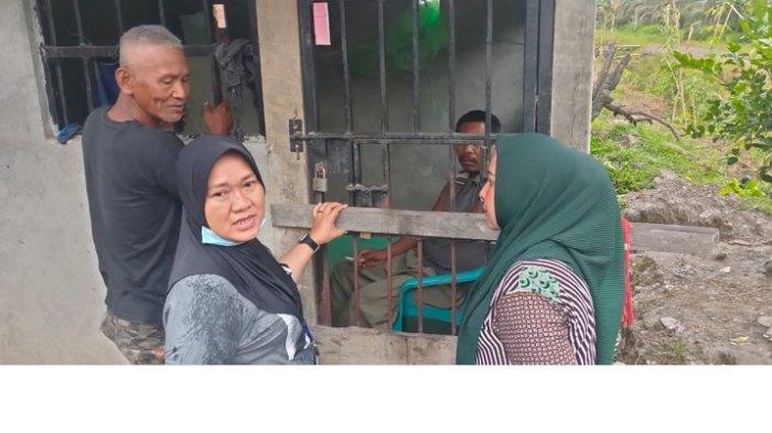 Dinsos Pasangkayu Lepas Pasungan ODGJ di Dapurang - Tribun-sulbar.com