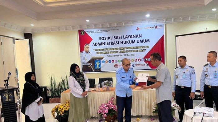 Kemenkumham Sulbar Jemput Bola Pendaftaran Perseroan Perorangan Mudahkan UMK di Polman - Tribun ...