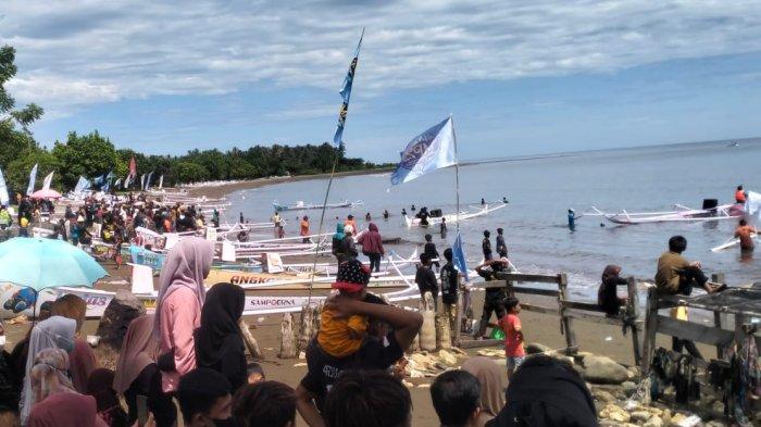 22 Perahu Ikuti Lomba Katinting Race di Pantai Deking Majene ...