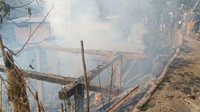 Tiga Rumah di Mamasa Terbakar, Kerugian Ditaksir Capai Rp800 Juta - Tribun-sulbar.com