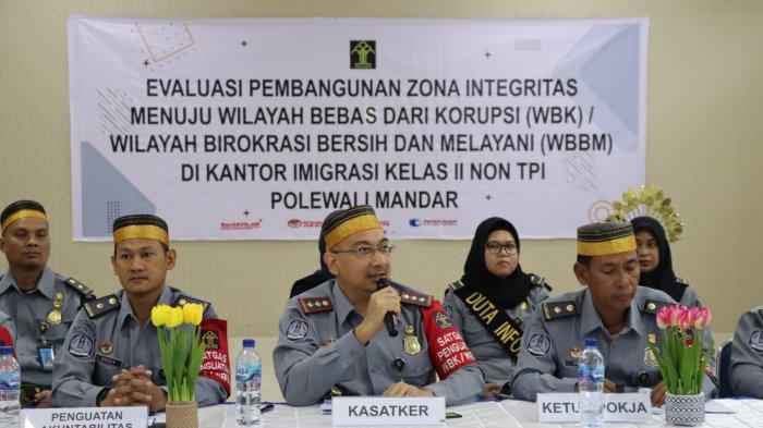 Imigrasi Polman Masifkan Layanan Jempol MaMa, Optimistis Raih Predikat WBK 2023 - Tribun-sulbar.com