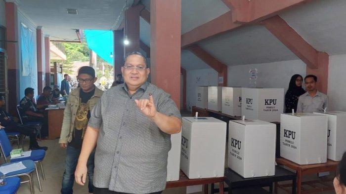 Kepala Kejari Mamasa Nyoblos di TPS 3 Osango Mamasa - Tribun-sulbar.com