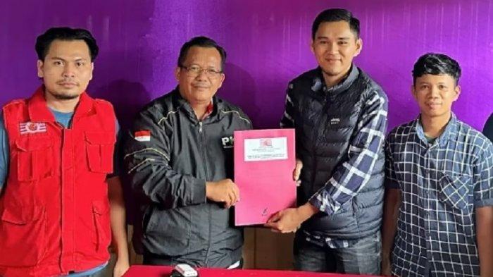 Robinson Paul Tarru Resmi Daftar di PAN Jadi Calo Bupati di Pilkada Mamasa 2024 - Tribun-sulbar.com