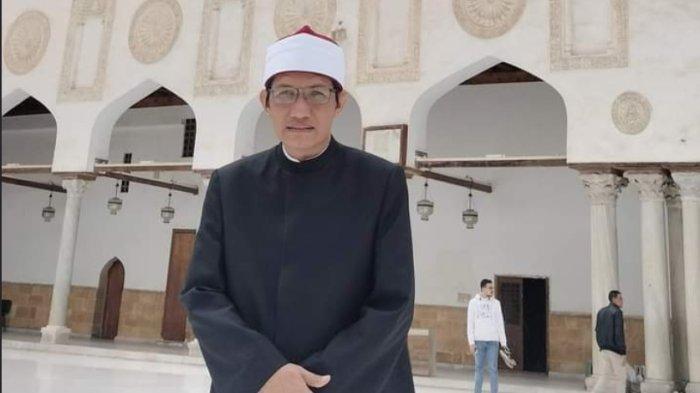 Pimpinan Ponpes Attahiriyah Kalukku Ahmad Multazam Terima 5 Ijazah dari ...