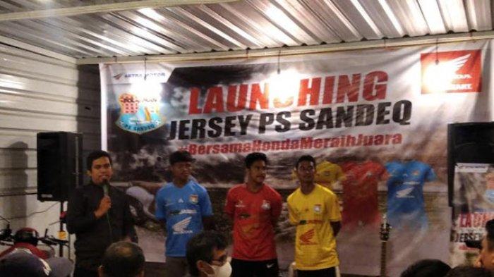 Penampakan Jersey Terbaru PS Sandeq Polman, Ada Logo Sureq Mandar ...