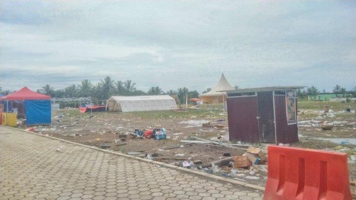 Sampah Hiasi Alun-alun KTM Tobadak Mamuju Tengah Usai Lallatassisara ...