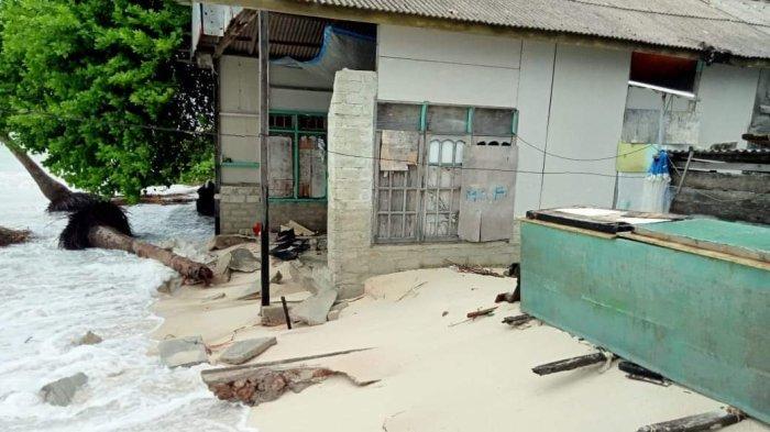 Abrasi Merusak 15 Rumah Warga di Kepulauan Balabalakang, Kades: Lebih Parah Tahun Ini - Tribun ...