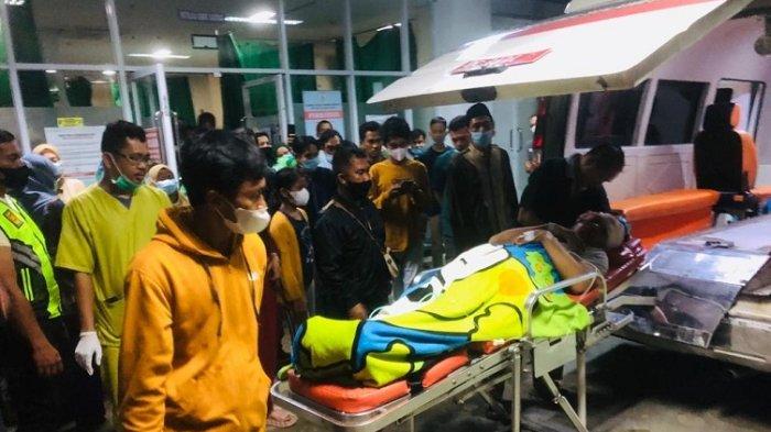 Kritis Usai Ditusuk Pisau Dapur, Driver Ojol di Mamuju Dirujuk ke RS ... Kritis Usai Ditusuk Pisau Dapur, Driver Ojol di Mamuju Dirujuk ke RS ...