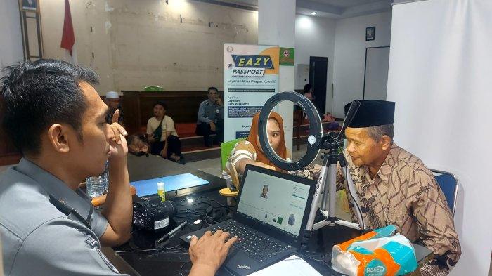 5 Hari Layanan Eazy Passport, Imigrasi Polman Permudah 412 CJH Peroleh Paspor untuk Berhaji ...