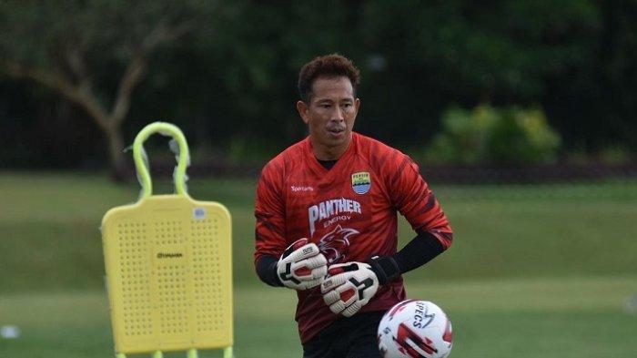 Perjalanan Karir I Made Wirawan Kiper Persib Bandung Umumkan Gantung ...