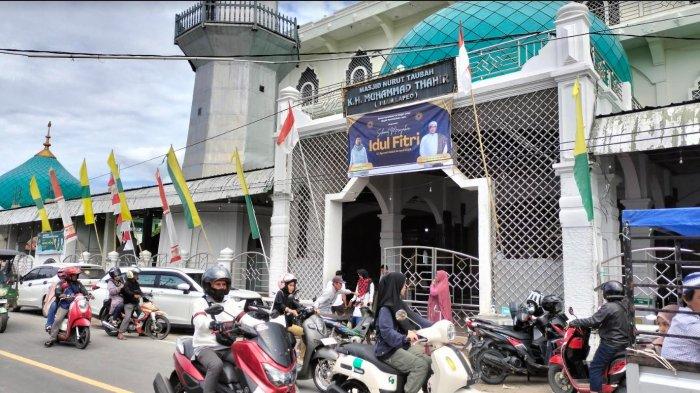 MENGENAL Imam Lapeo, Ulama Besar Pendiri Masjid Nurut Taubah Ramai ...