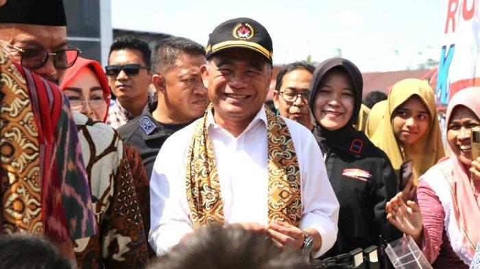Menko PMK Masifkan Gerakan Semesta untuk Atasi Stunting dan Kemiskinan Ekstrem - Tribun-sulbar.com