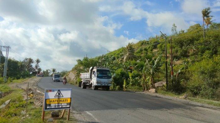 Pengendara Keluhkan Jalan Trans Sulawesi di Majene Tidak Ada Penerang ...