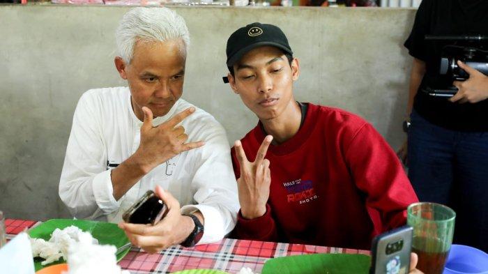 Momen Ganjar Ajak Pendukung Prabowo Makan Bareng di Balikpapan Usai Dibentangkan Spanduk Capres ...